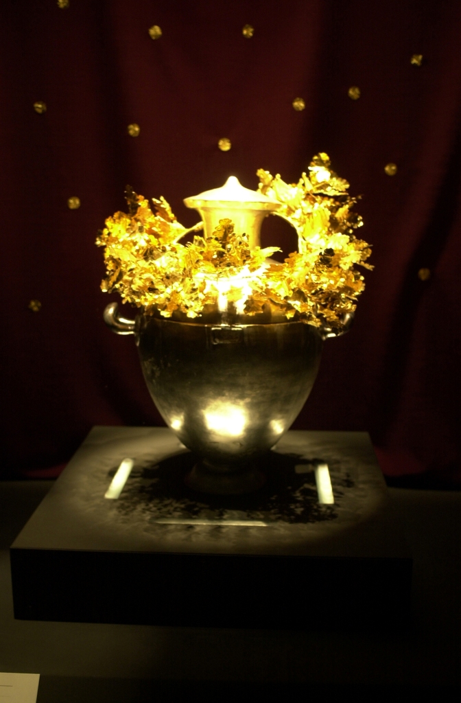 The Museum of the Royal Tombs | Discover Veria